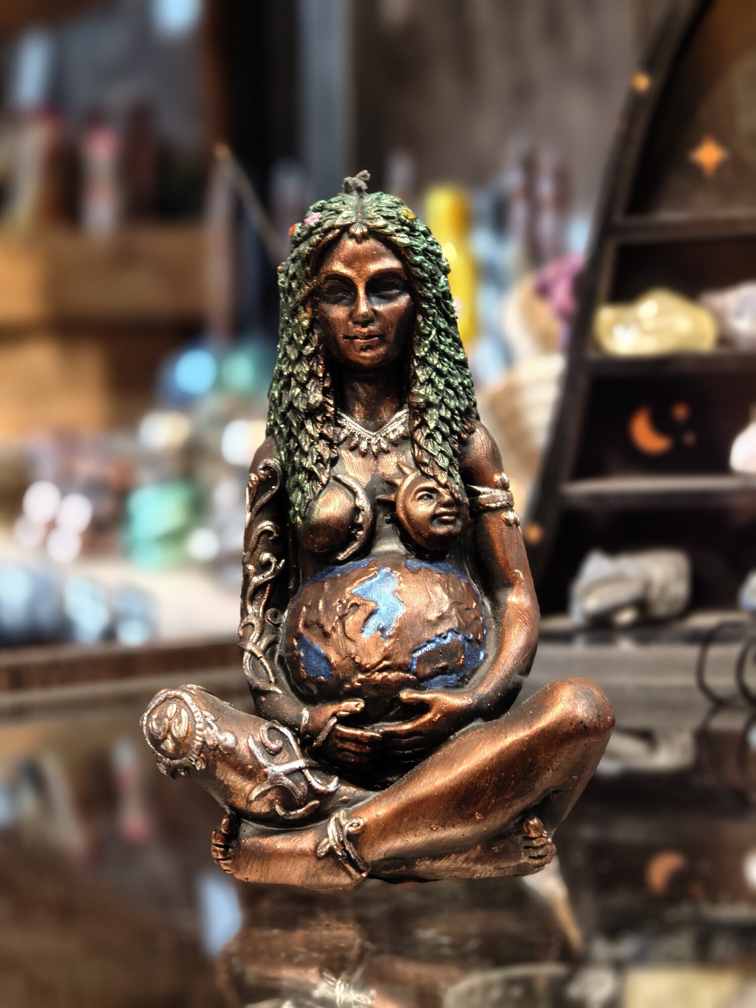 Свеча "Богиня Гая"