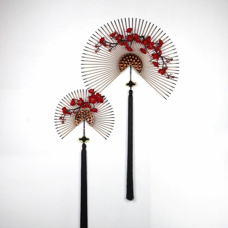 Новая китайская стильная железная художественная настенная декорация в виде веера с цветами сливы, подвесное изделие для гостиной, дивана, телевизора, входной стены, креативное подвесное украшение, легкая роскошь
