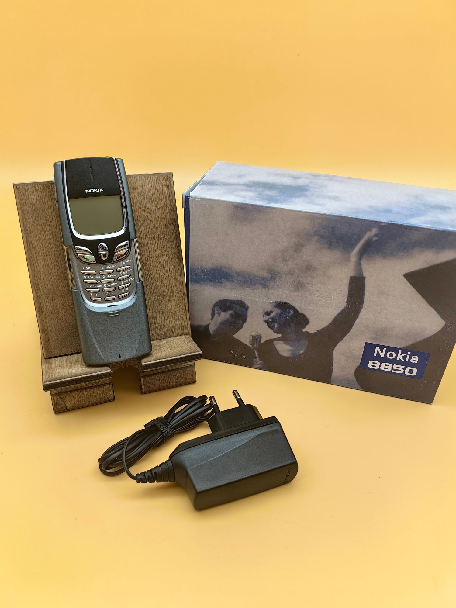 Мобильный раритетный кнопочный телефон слайдер Nokia 8850, Серый