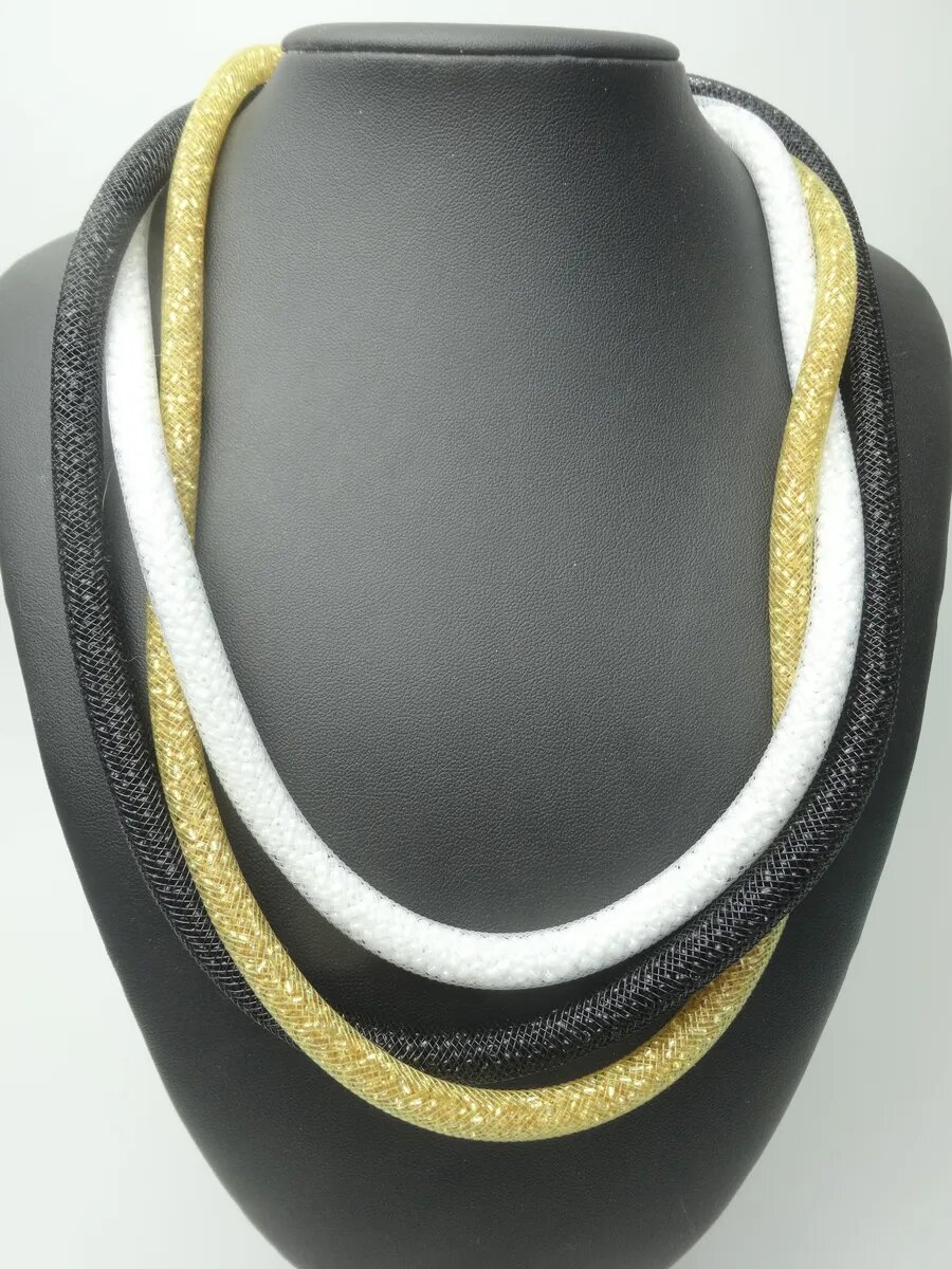 Колье, бисер