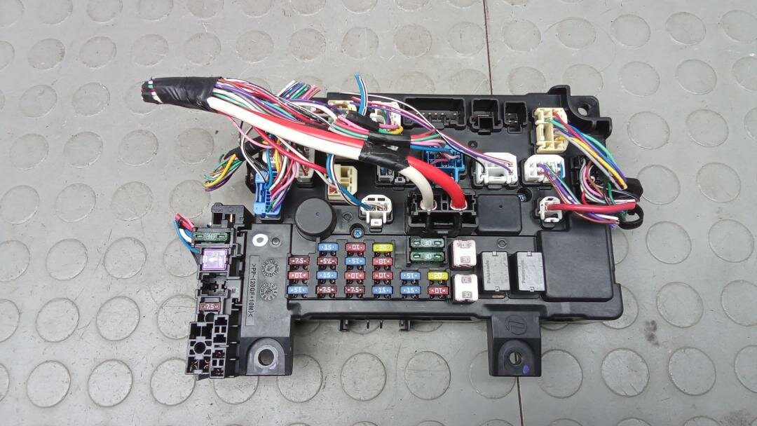 Блок предохранителей Mitsubishi Outlander 3 2-й рест. 2015 8637A885