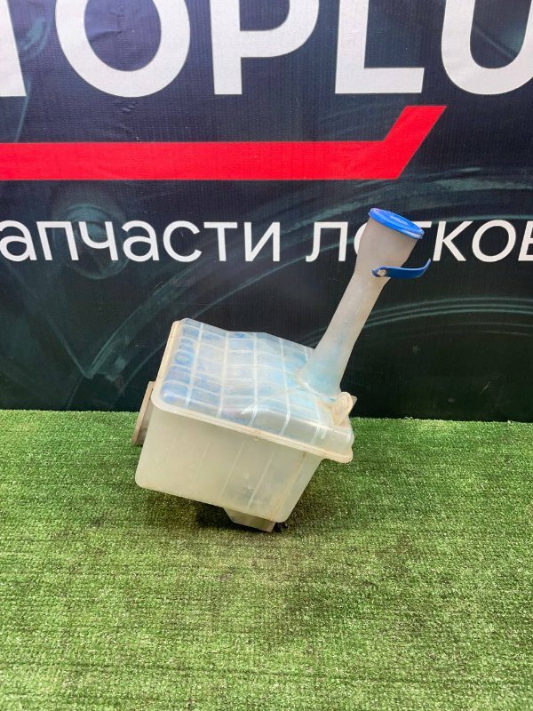 Бачок стеклоомывателя