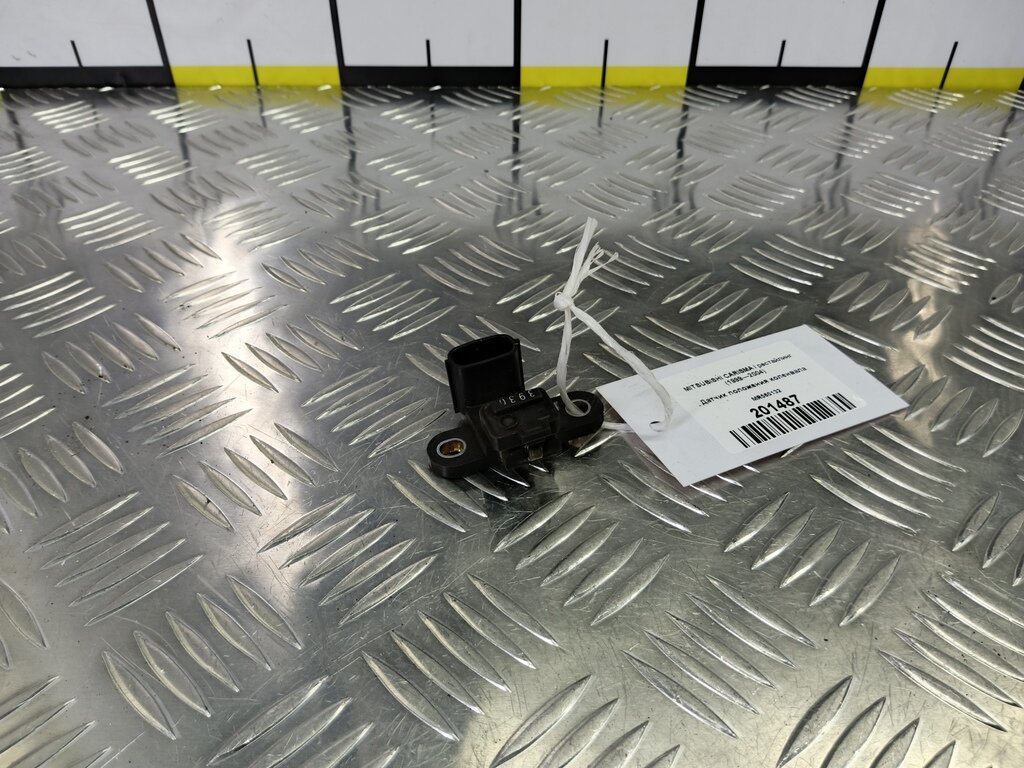 Датчик положения коленвала Б/У для MITSUBISHI CARISMA I рестайлинг (1999—2004) MR560132