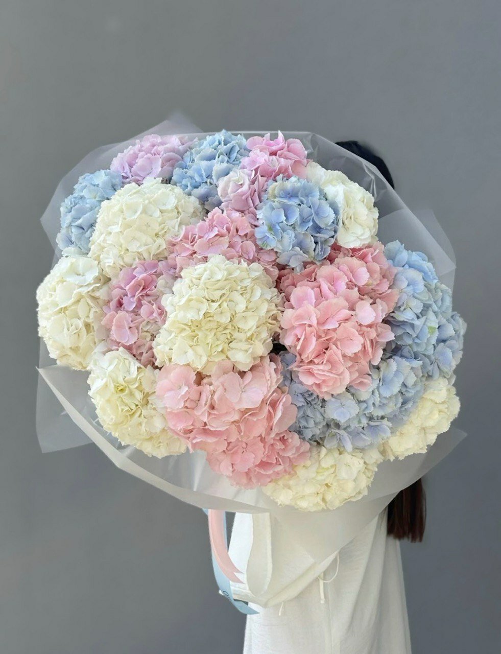 Букет премиум "Гортензии" XL, высота 45 см, в матовой пленке