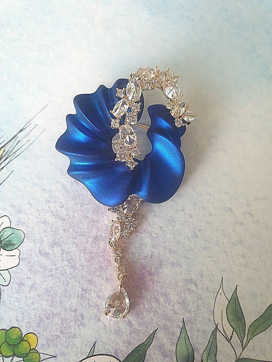 Брошь, фианит