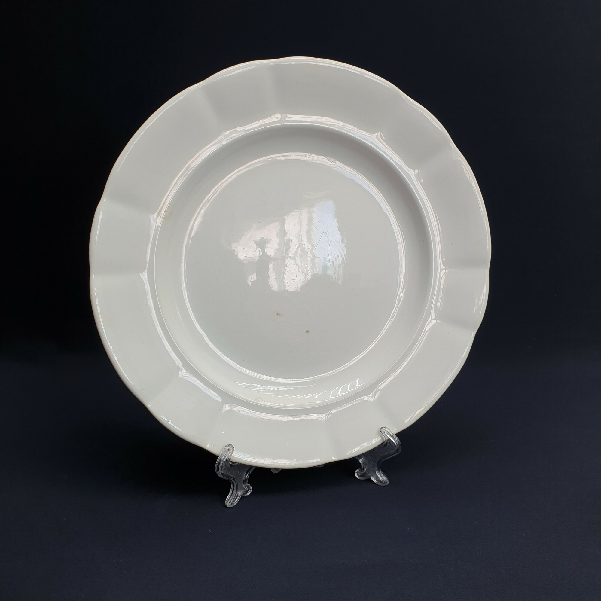 Столовая тарелка Т-ва М. С. Кузнецова, фарфор 24 см, дефекты, антиквариат Россия до 1917 г.