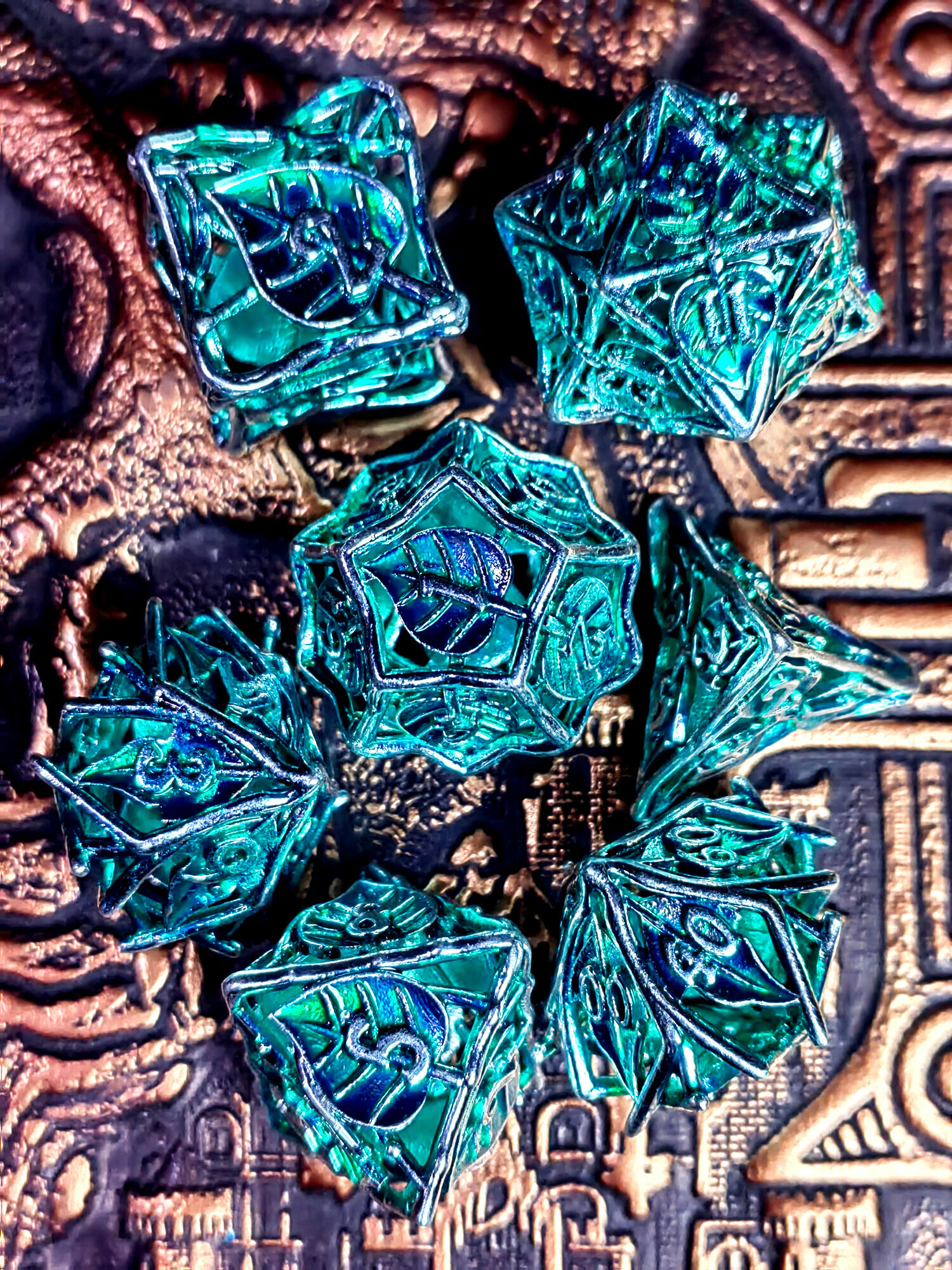 Металлические Кубики DnD с узором листьев - Набор дайсов для Dungeons & Dragons, зеленые кости из цинкового сплава, кубики для настольных игр ДнД 7 шт