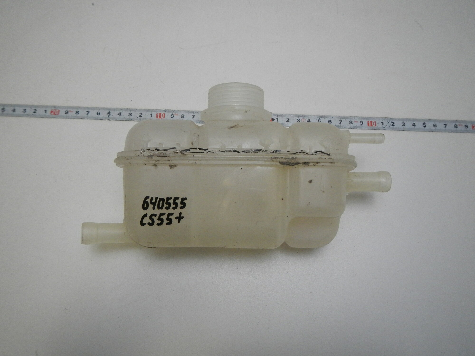 Б/У Бачок расширительный, Changan (Чанган)-CS55 PLUS (UNI-S)(19-) CHANGAN CS55 Plus (UNI-S)(19-) Отколот кусок, задиры. ...