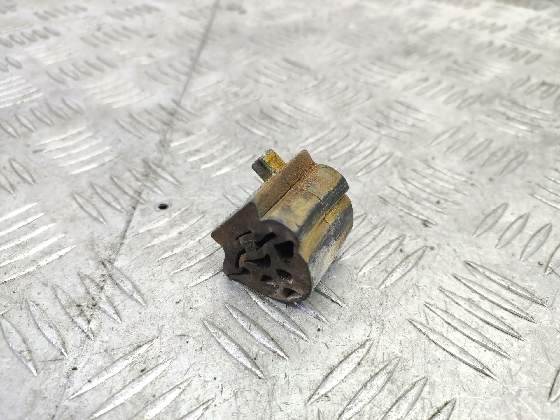 Кронштейн (крепление) радиатора Chevrolet Spark M300 2012 55702167