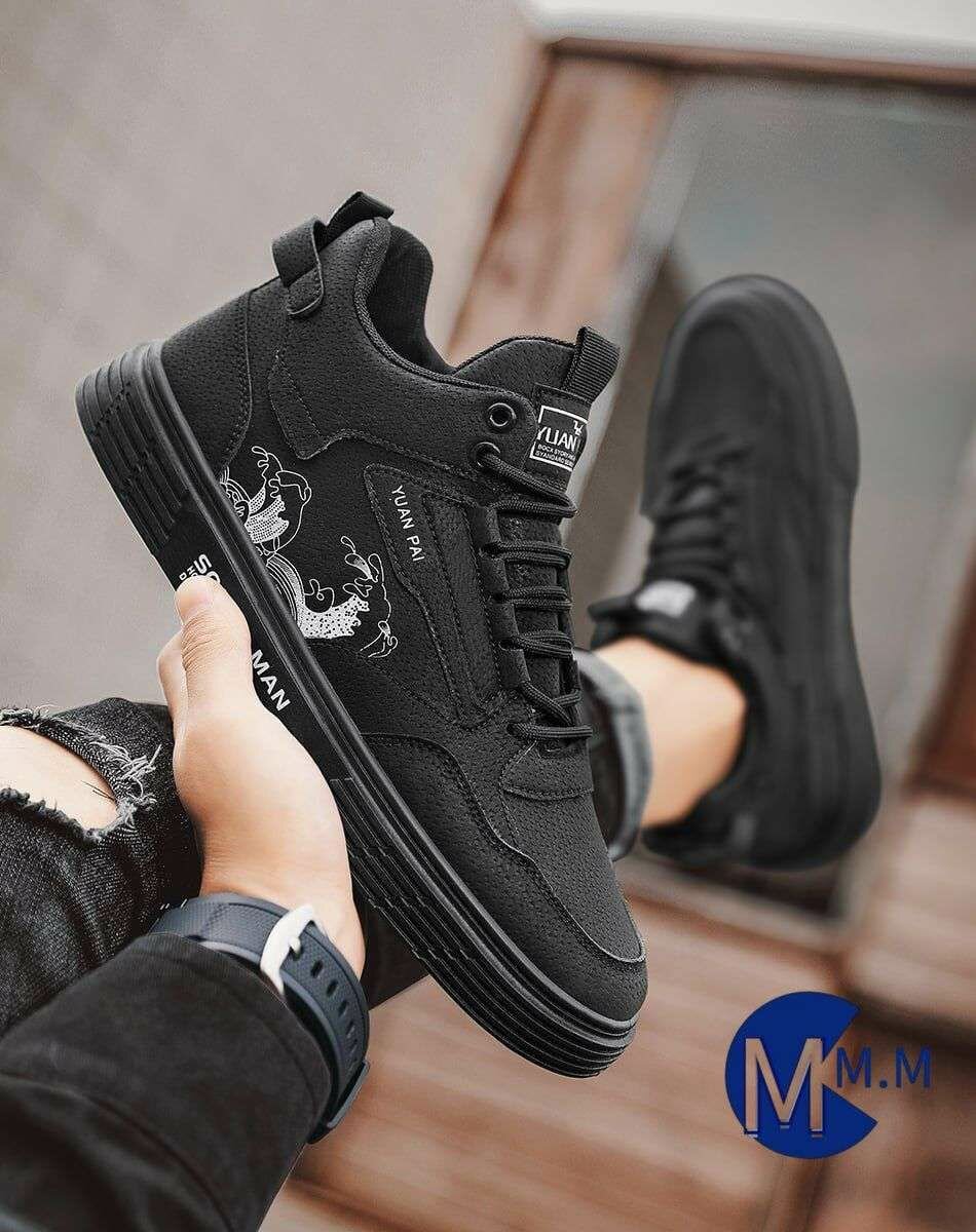 Кроссовки