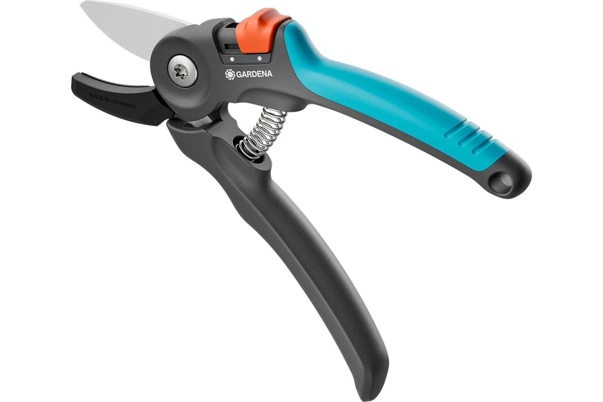 Секатор Gardena PremiumCut DryWood с наковаленкой для сухих ветвей – эргономичный дизайн ErgoTec, армирование стекловолокном, стальная резка до 20 мм