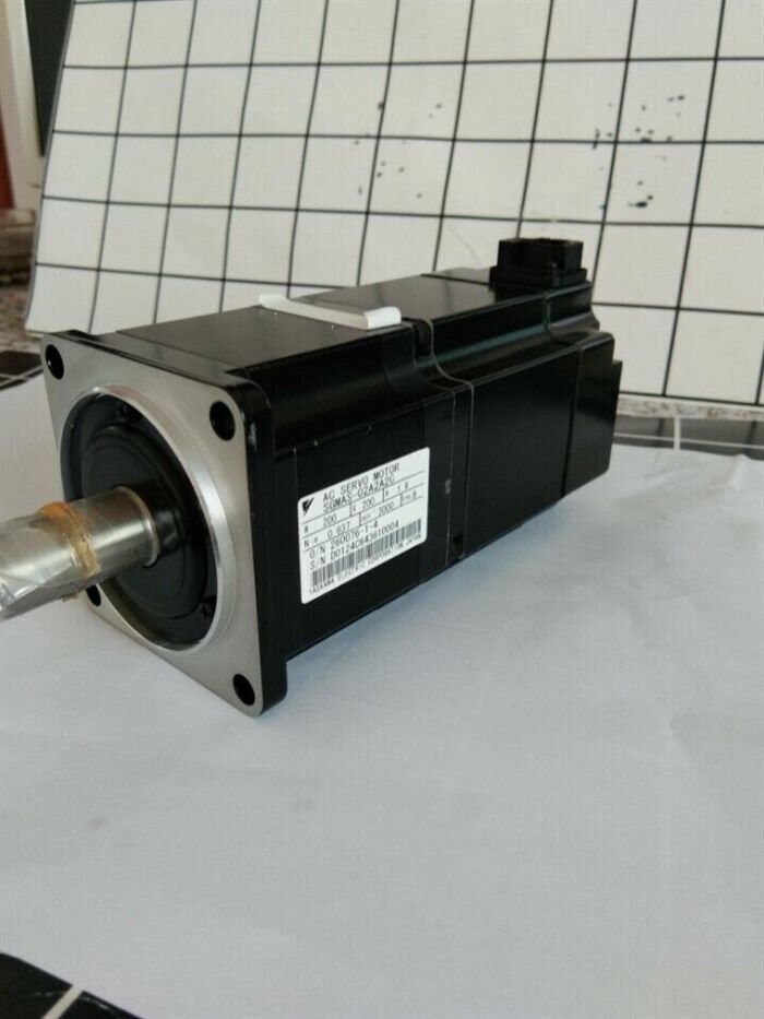 Модуль YASKAWA AC SERVO MOTOR SGMAS-02A2A2C SGMAS02A2A2C