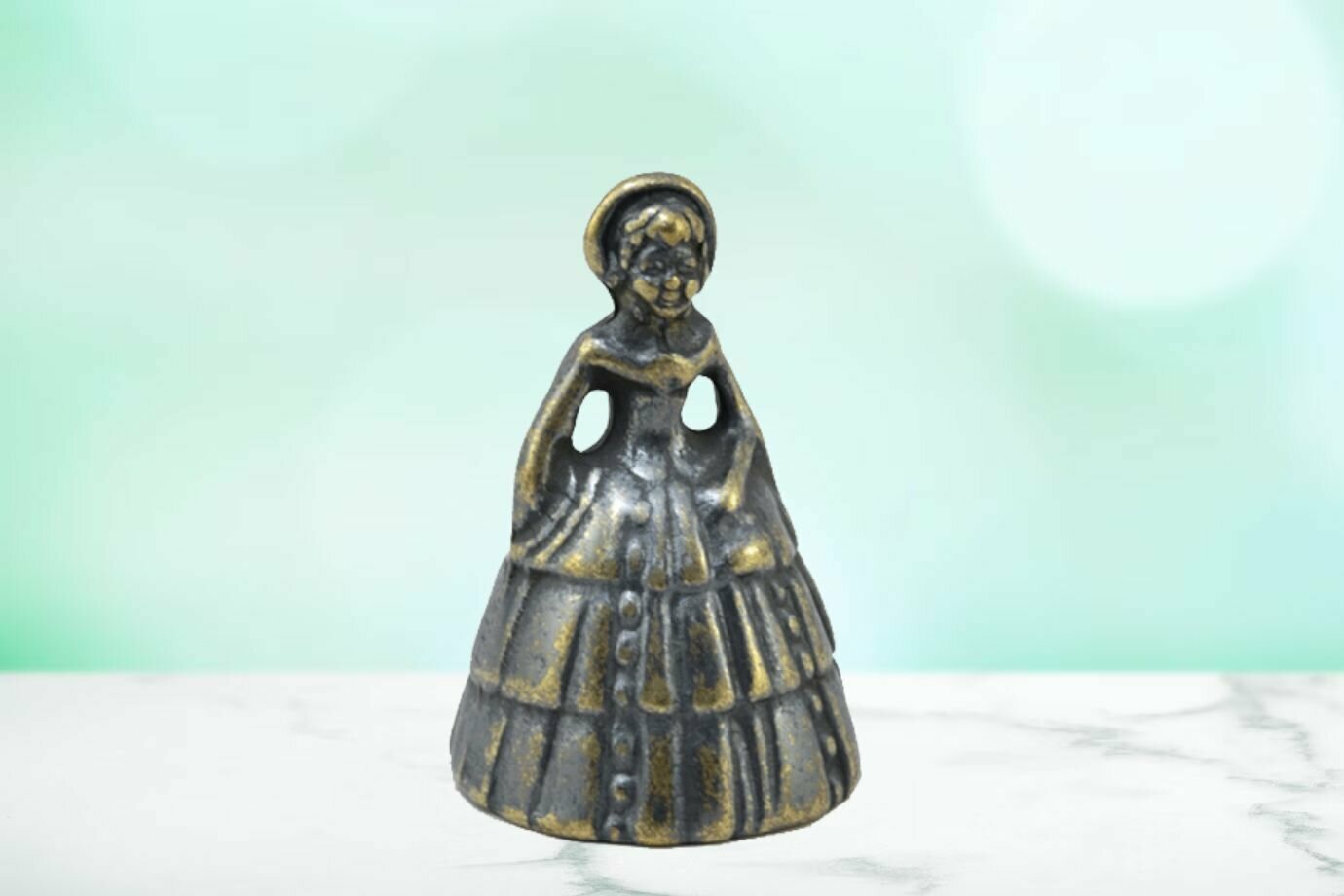 Колокольчик Жозефина настольный