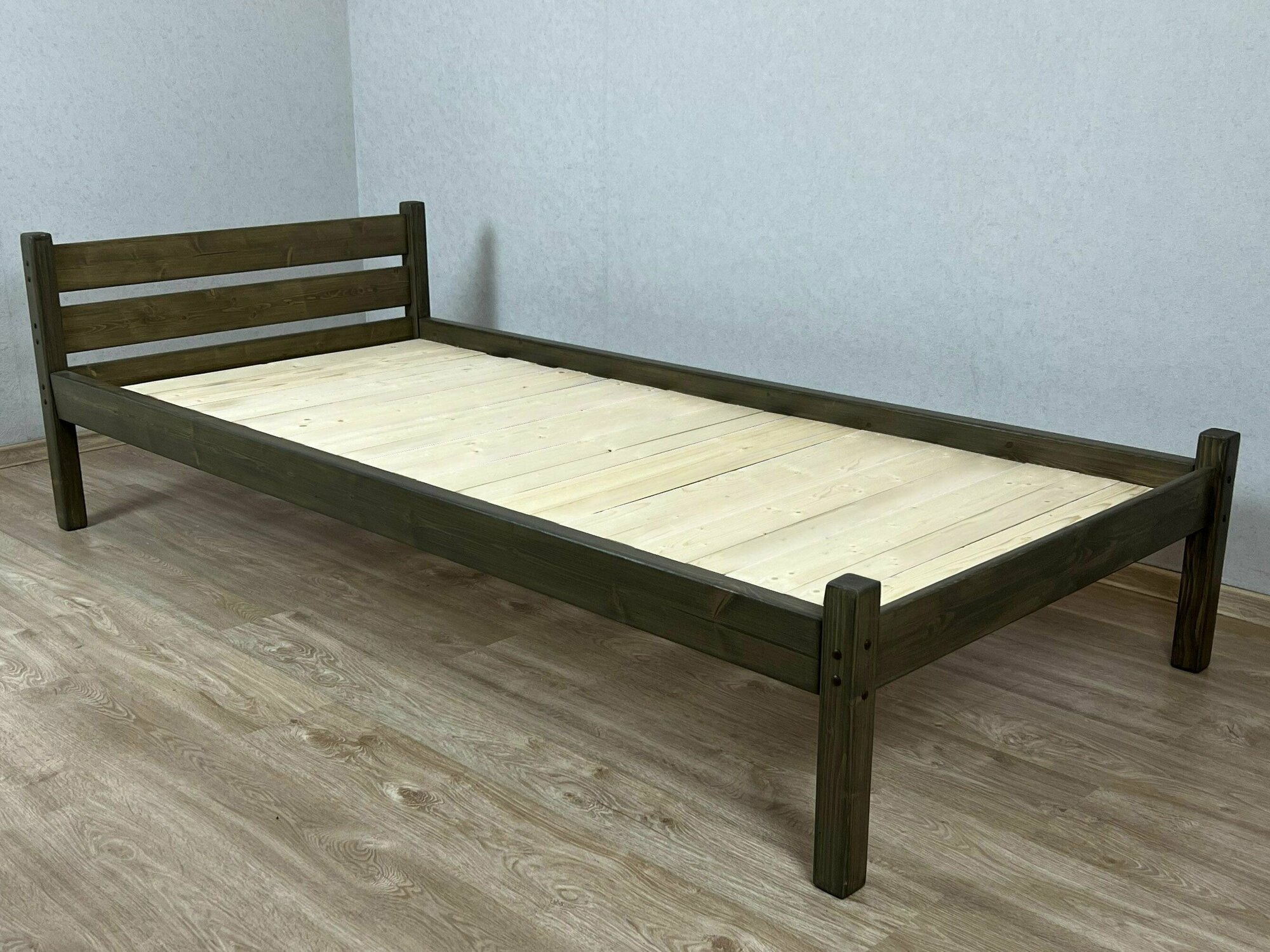 Кровать односпальная Классика из массива сосны со сплошным основанием, 200х100 см (габариты 210х110), цвет венге