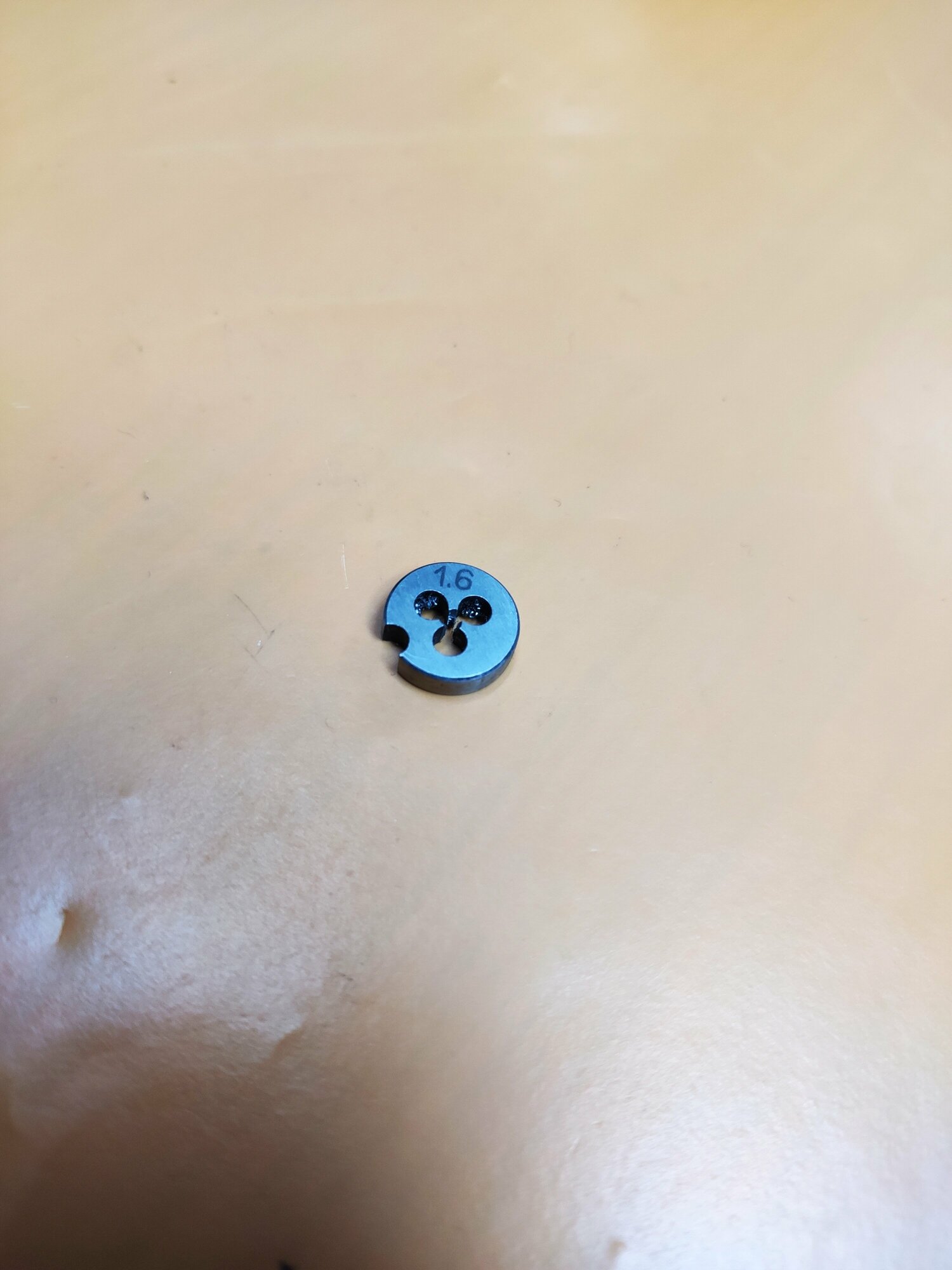 Плашка М 1,6*0,35 Р6М5