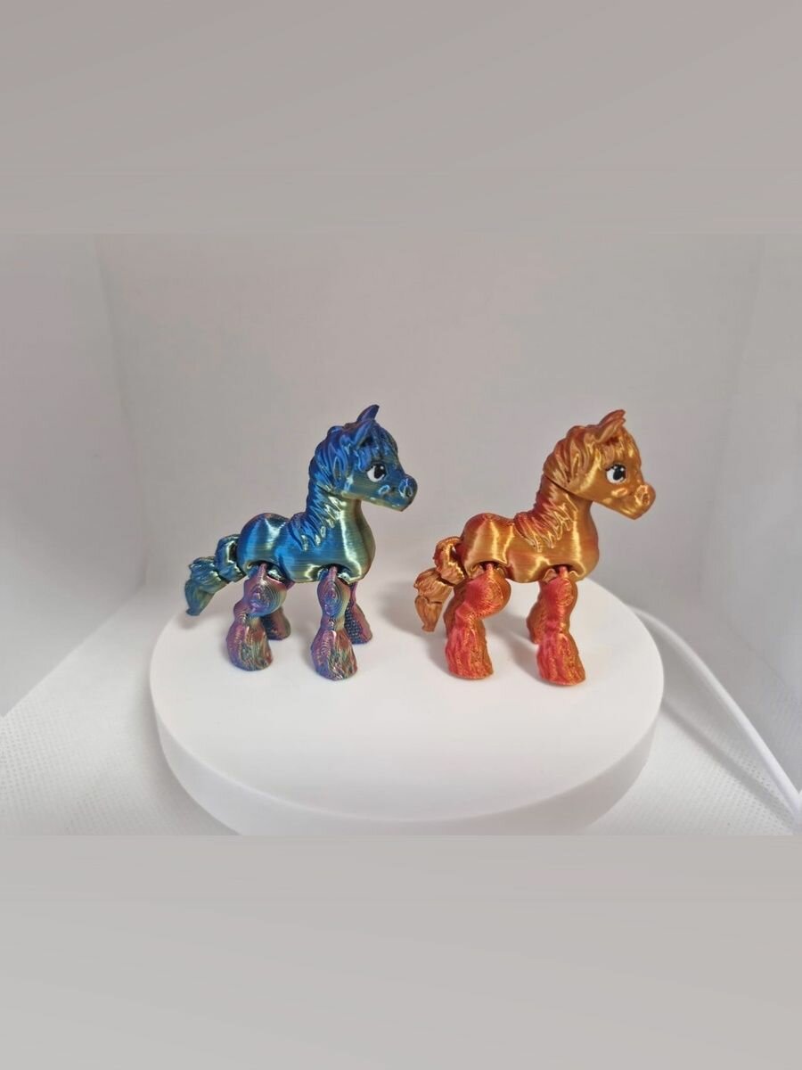 Лошадка символ 2026 года. Огненно-красная. Подвижная лошадка 3Д.