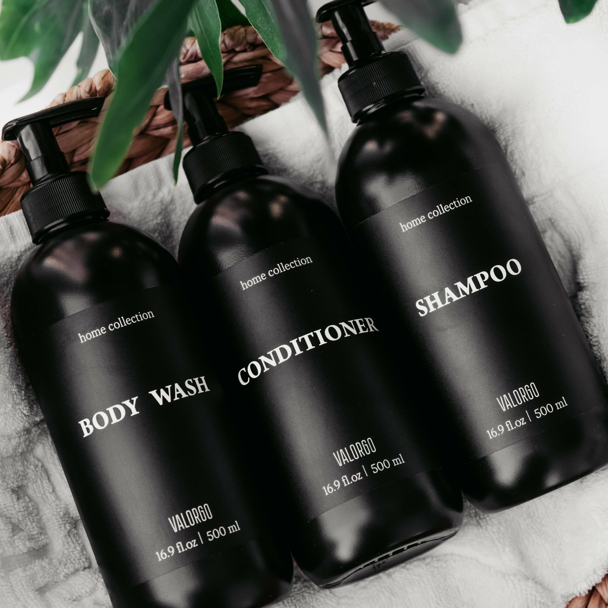 Набор черных флаконов дозаторов для ванной VALORGO, 3 штуки по 500 мл, надписи на английском языке