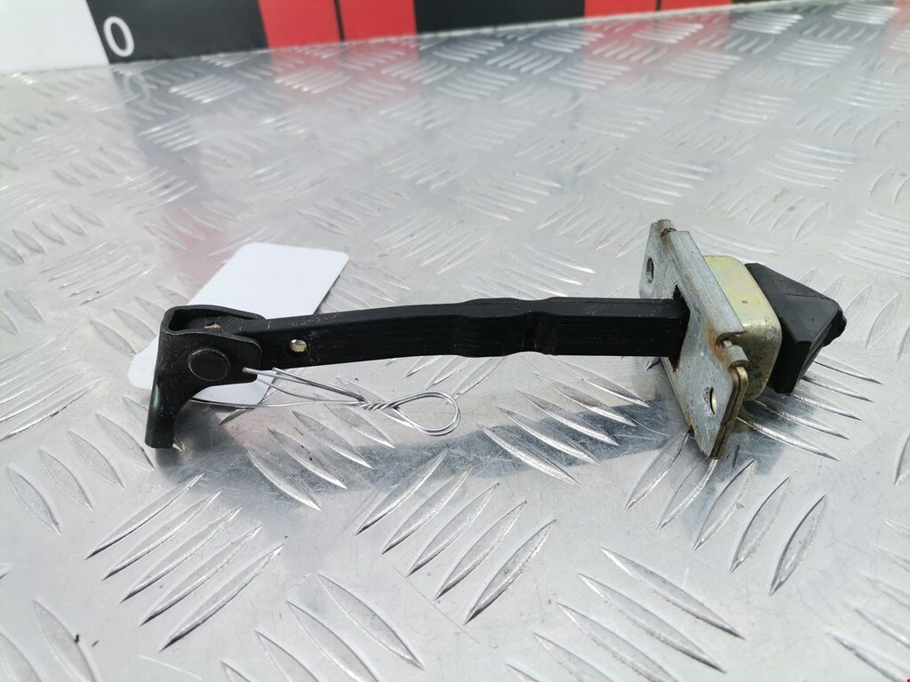 Ограничитель открывания двери Mazda 3 BK BP4K58270C арт. 1624248