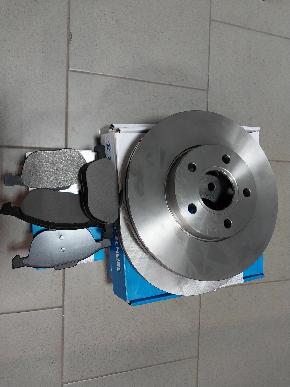 Диски тормозные передние с колодками Форд Фокус 2 2005-2011г. Ford Focus 2 Zekkert Германия