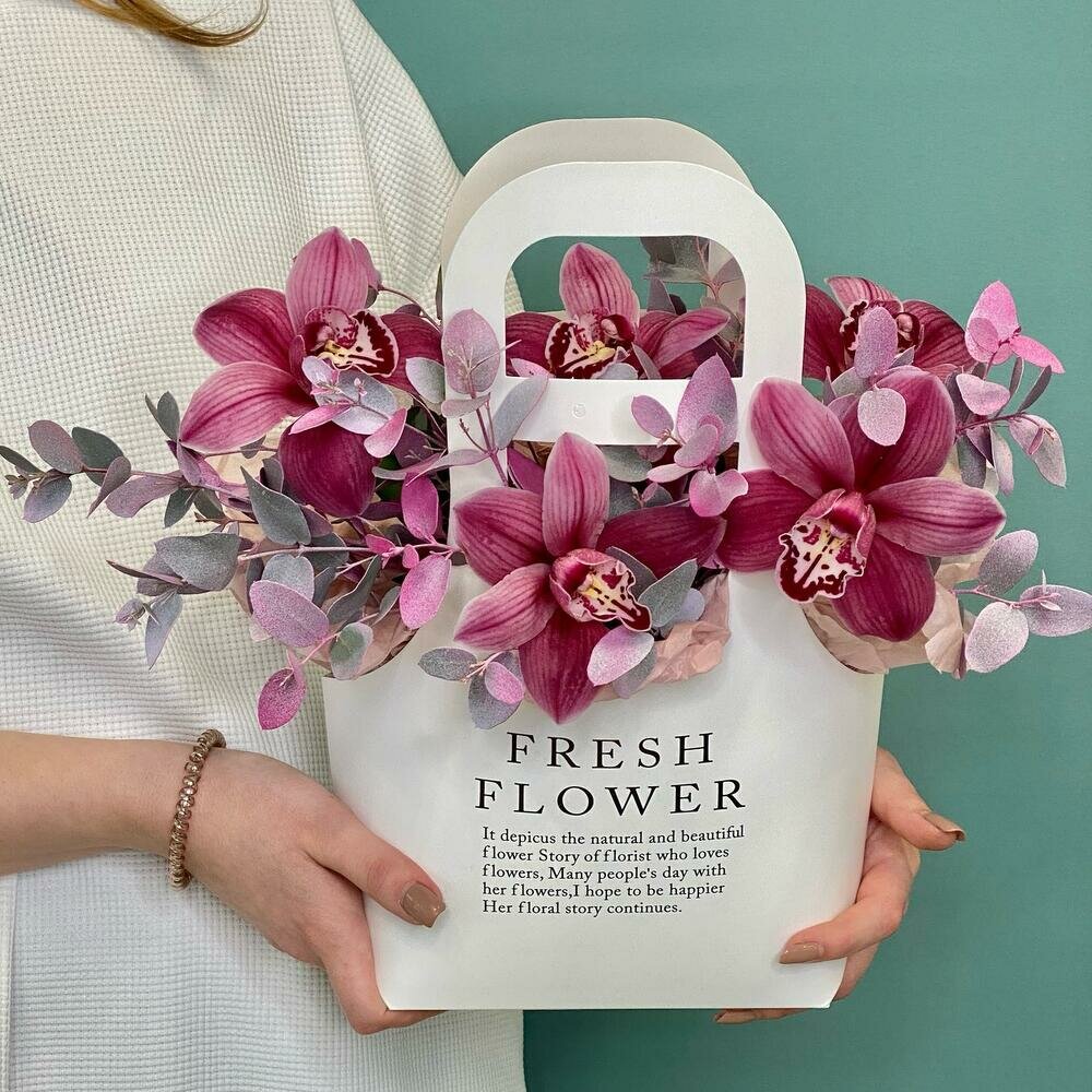 Композиция "Сакура", для женщины, в коробке, орхидея, эвкалипт