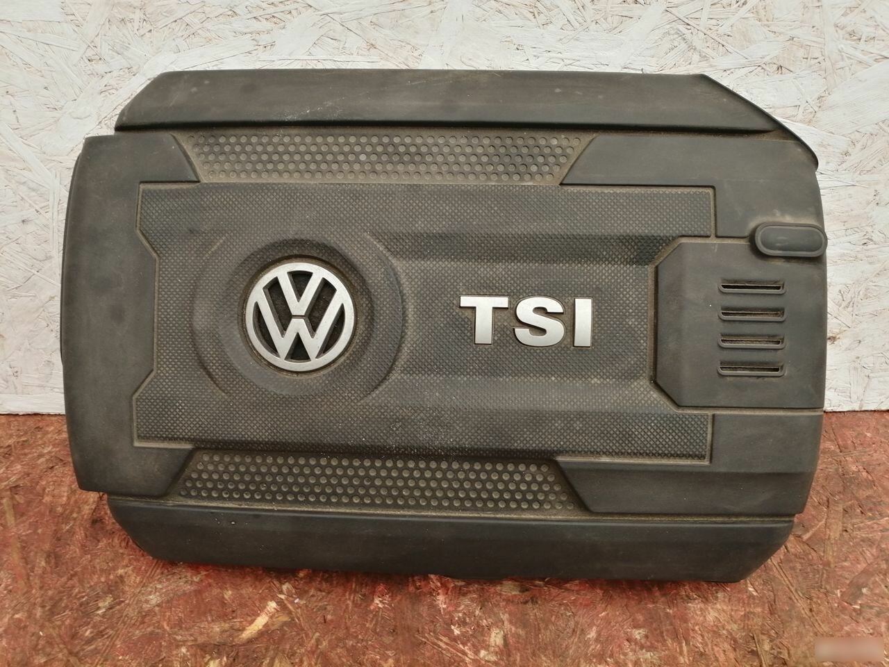 Накладка на двигатель VW Passat B7 2010-2015 5k1713025aq