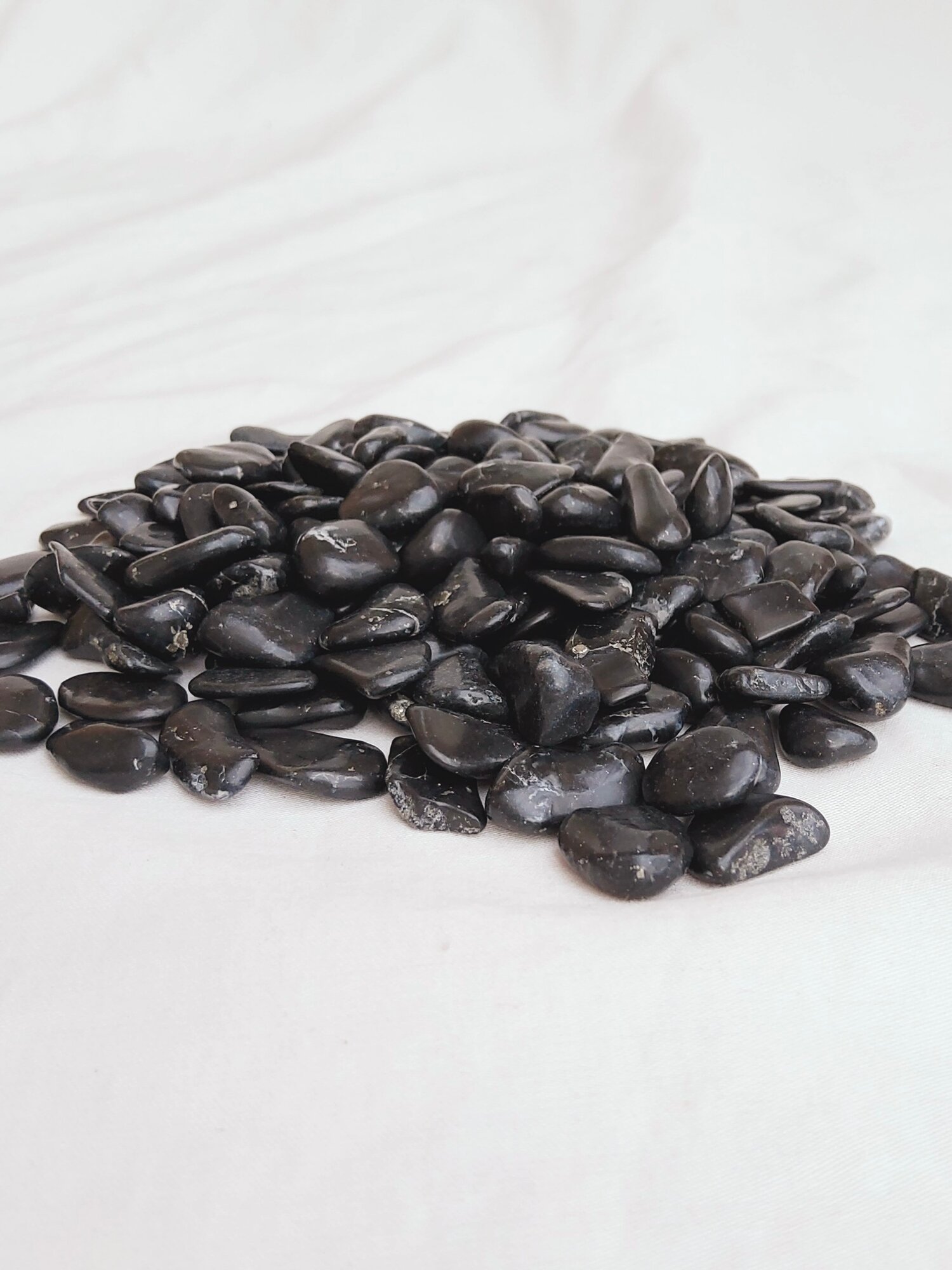 Шунгит натуральный галтовка. Размер маленький (xs) 150 г