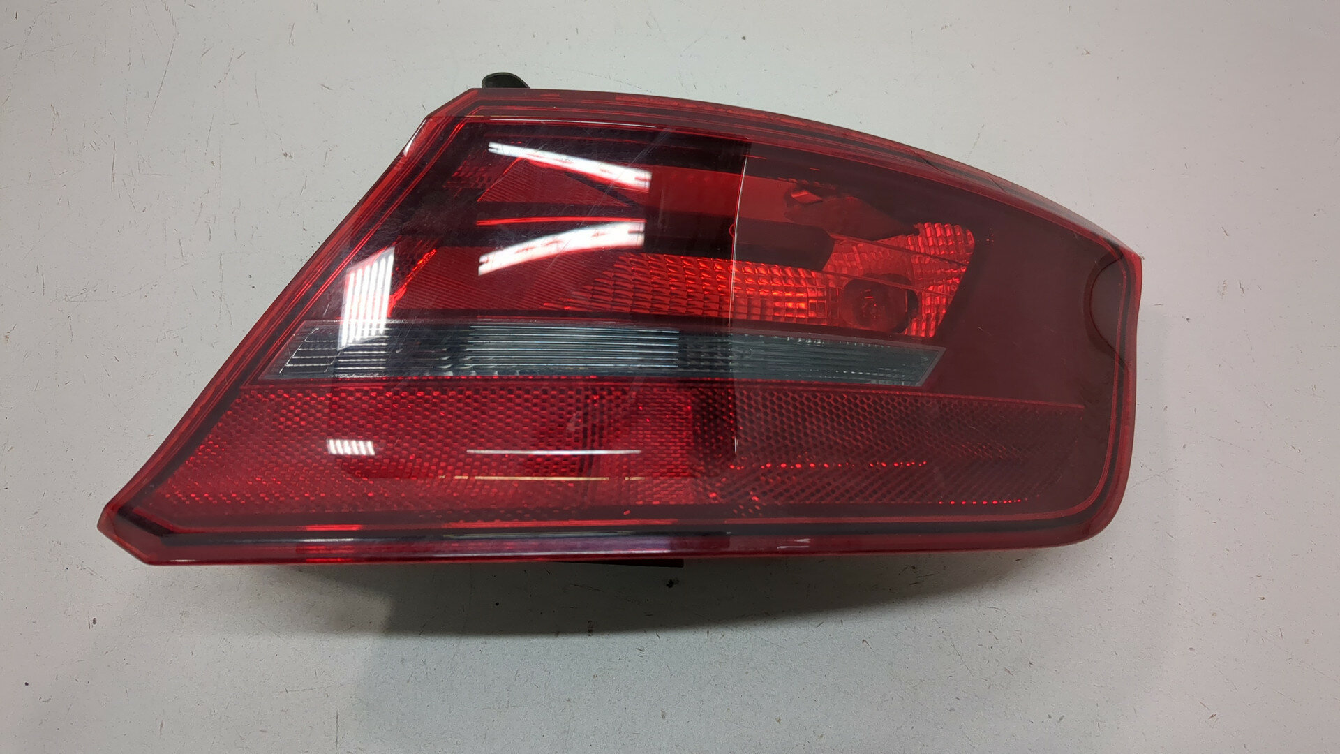 Фонарь (задний) правый Audi A3 (8V) Б/У