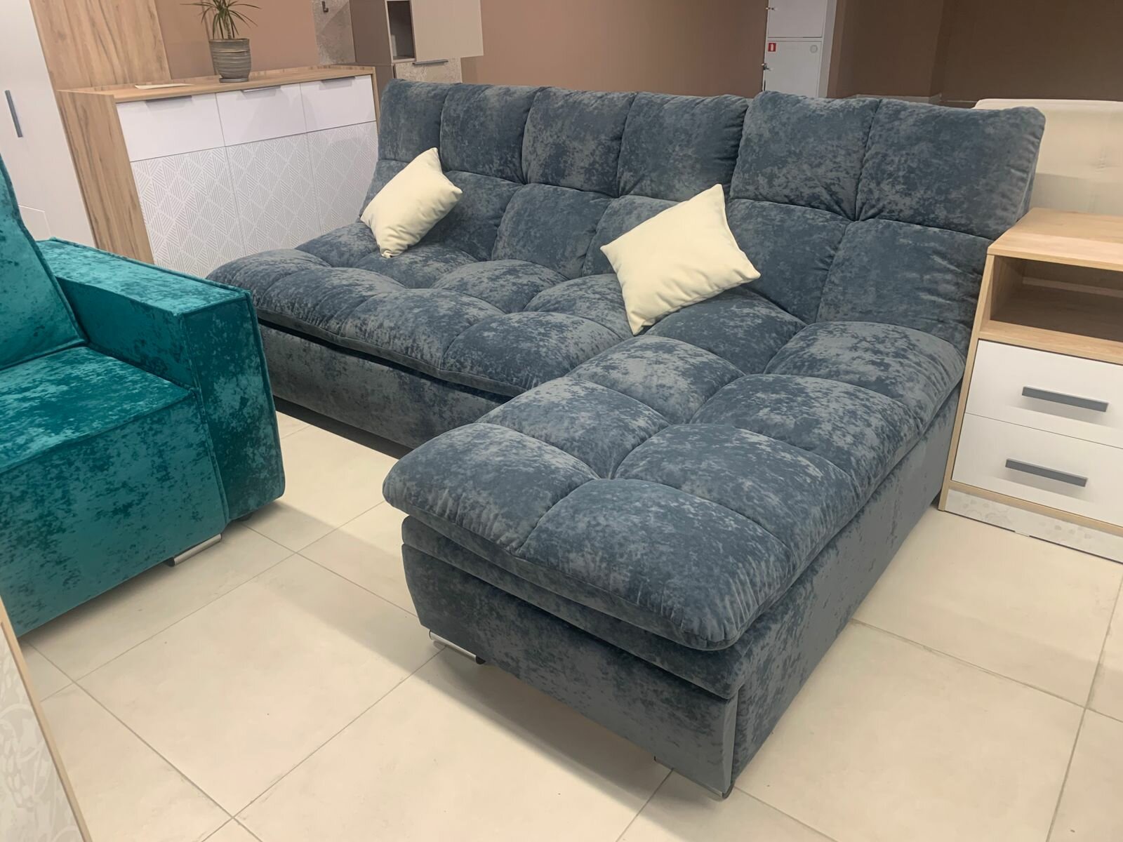 Модульный диван экзотик Люкс с оттоманкой, длина 240, угол универсальный