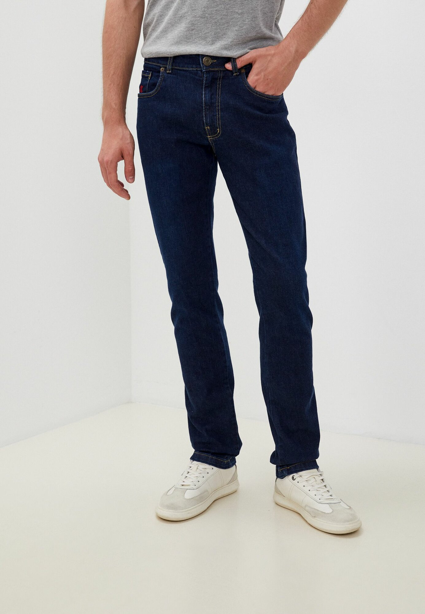 Джинсы зауженные 