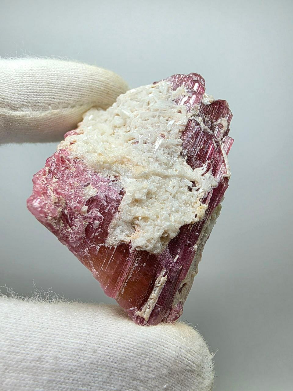 Кристалл турмалина 51 мм, 65 г.