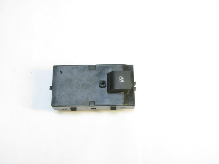 Кнопка стеклоподъемника 13305370 DC 211389 передней правой двери Шевроле Круз на 1 кнопку - 6pin