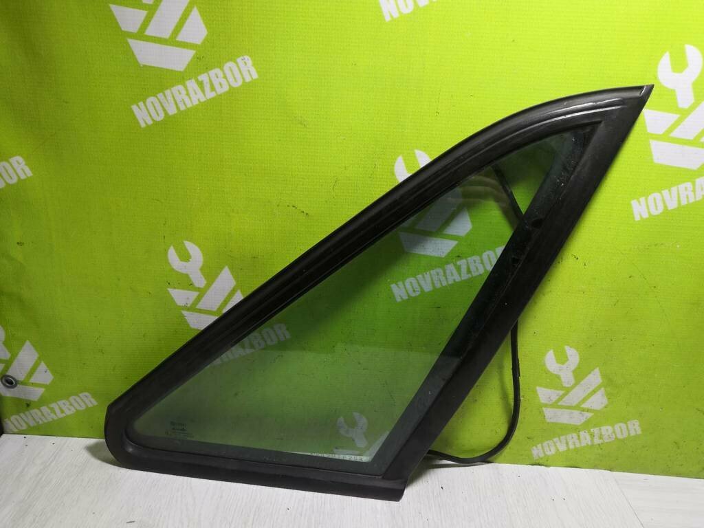 Стекло кузовное глухое правое VW Passat B3 1988-1993