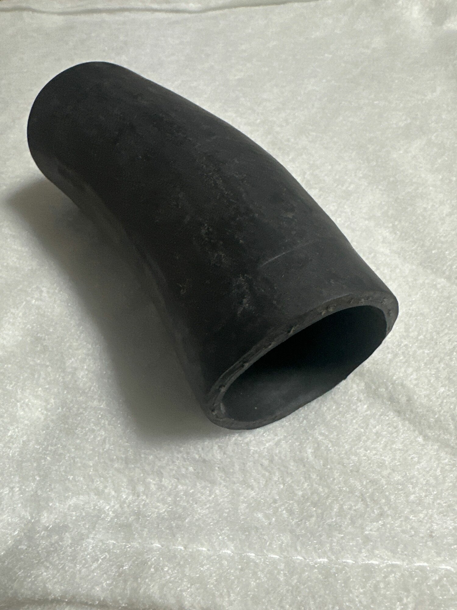 Патрубок ЗИЛ-4331 радиатора нижний (L-140мм, d-50мм) арт. 4331-1303026