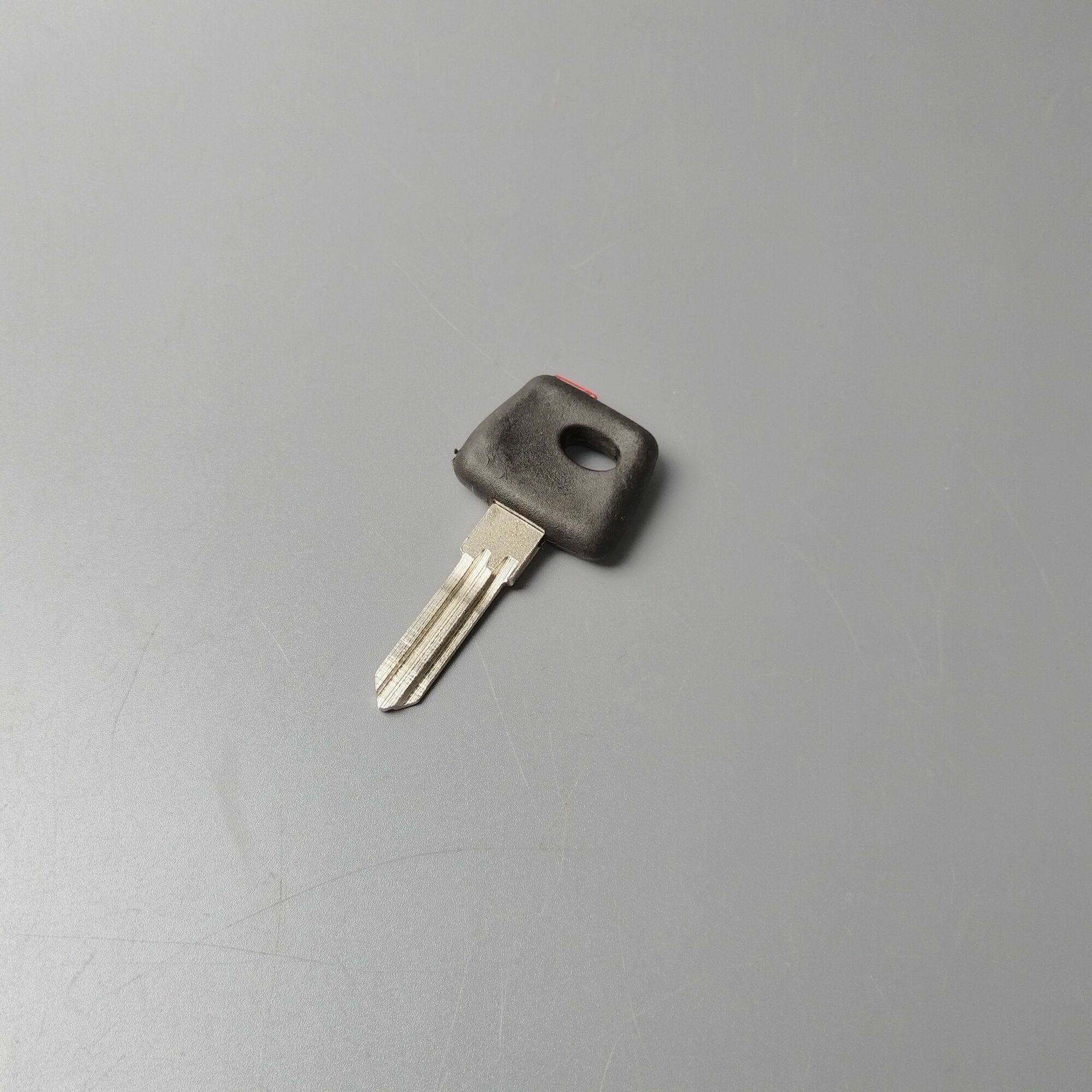 Ключ-заготовка обучающий с чипом для Лада Приора, Калина, Калина 2, Гранта, Гранта FL до 2018 и с 2023 г. в, Шевроле Нива, Нива Тревел, Датсун