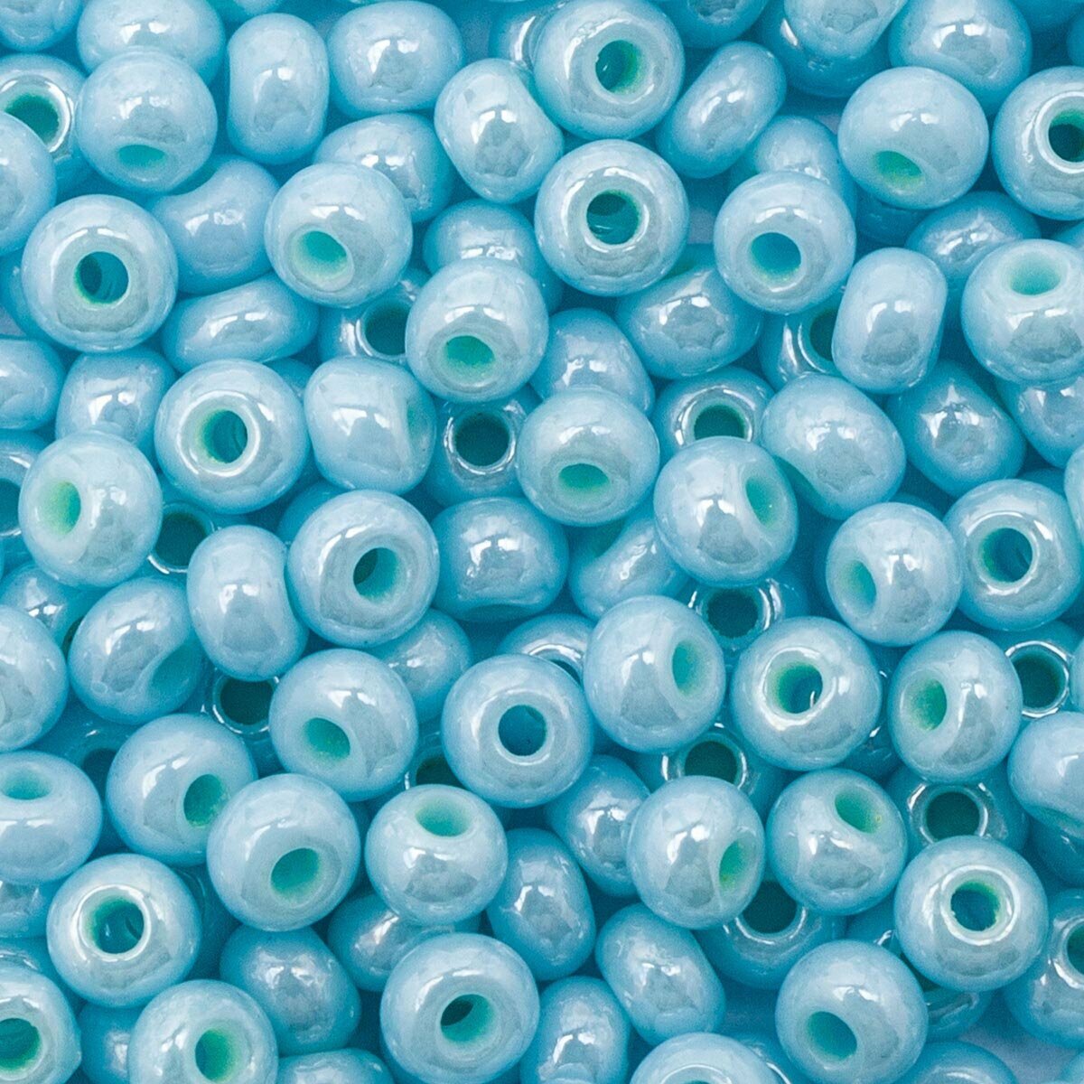 Бисер Preciosa 68000 непрозрачный голубой перламутровый (10/0) 2.3 мм, 5 г, цена за 2 уп.