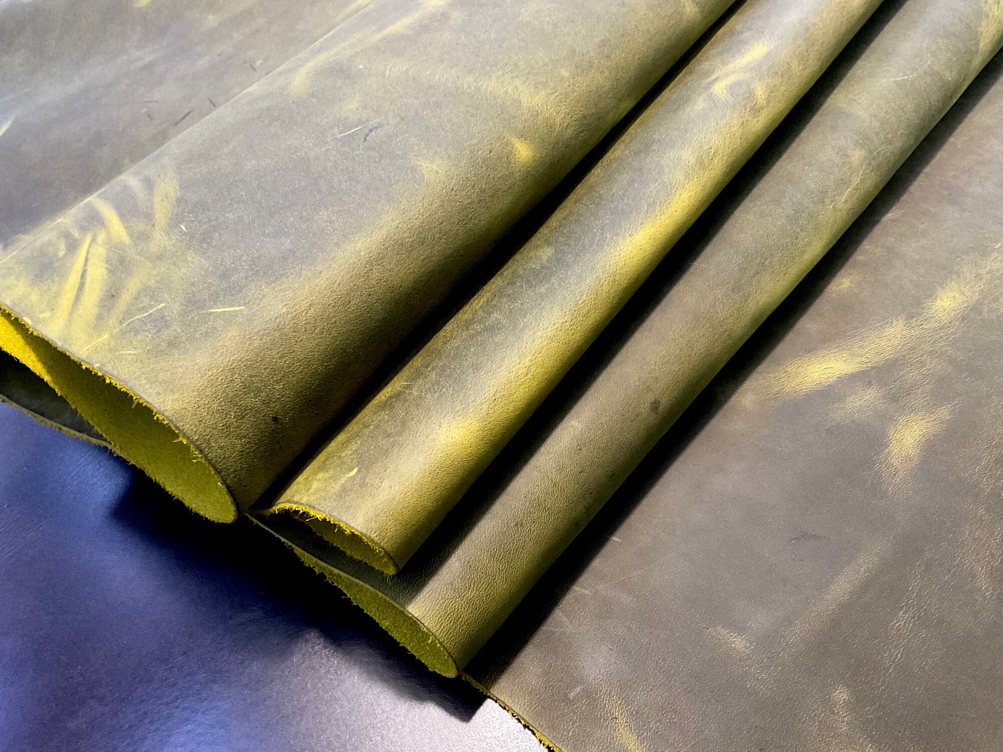 Премиальная кожа «крейзи хорс», цвет желтовато-коричневый, в листах А4