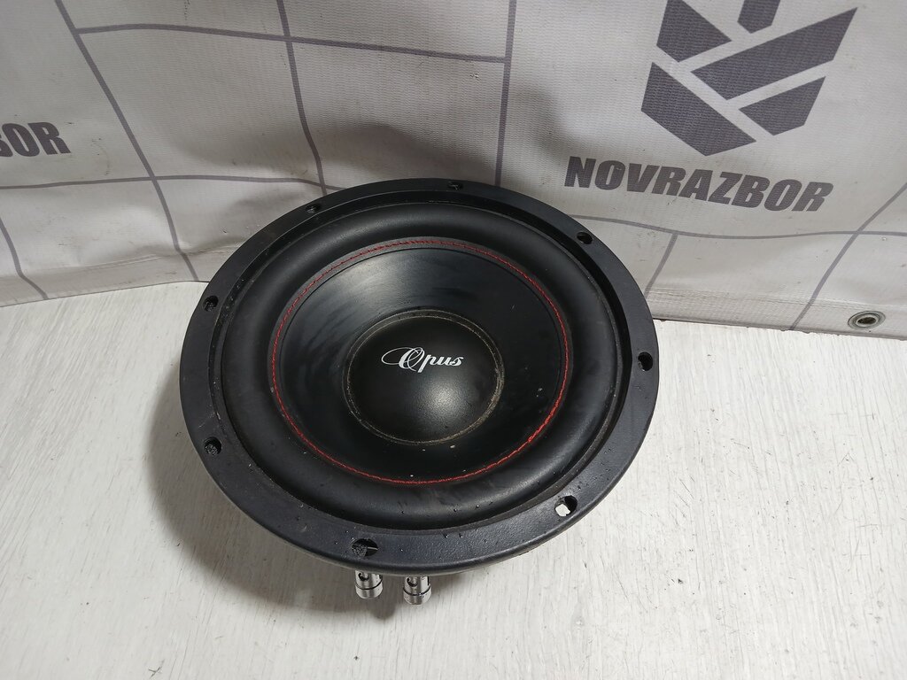 Сабвуфер VW Passat B3 1988-1993