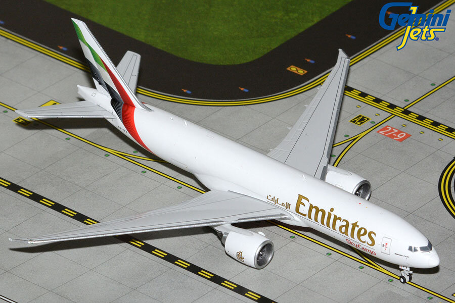 Gemini Jets Модель самолета Boeing 777F Emirates