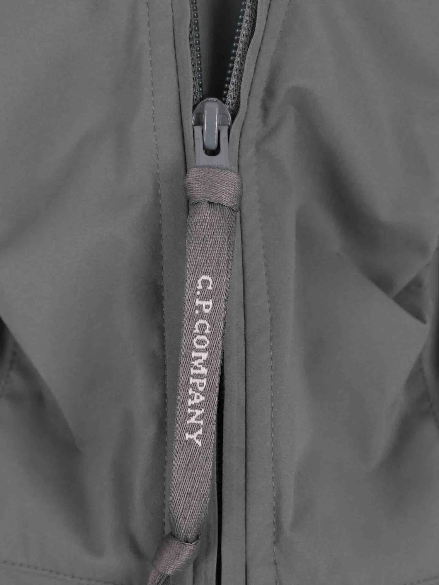 Куртка C.P. COMPANY Hooded zip jacket, размер S, серый — фото 1