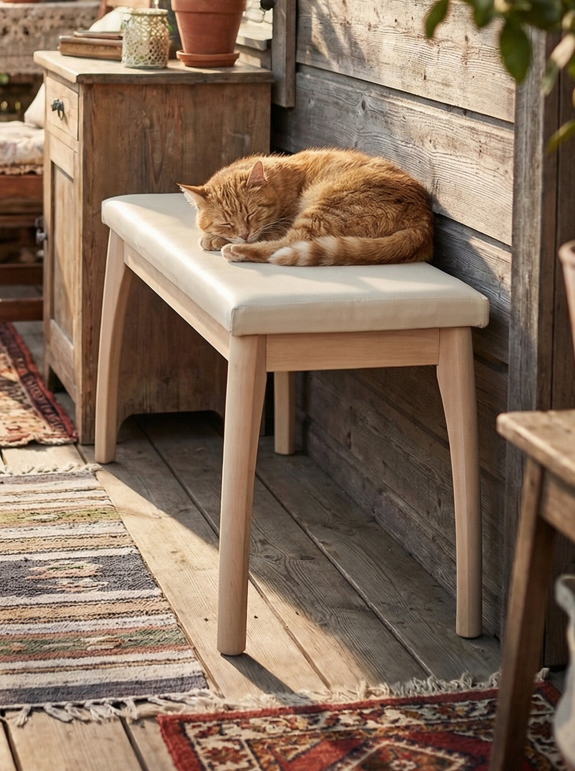 Скамья для прихожей Мебелик мягкая, экокожа крем, каркас цвет лак