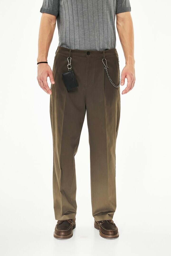 Брюки чинос