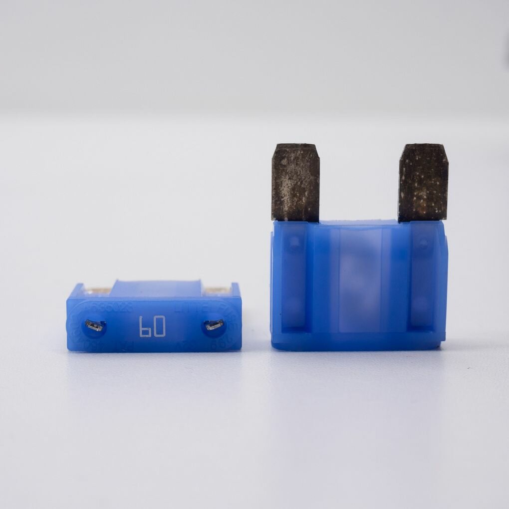 Предохранитель TESLA 60 Amp