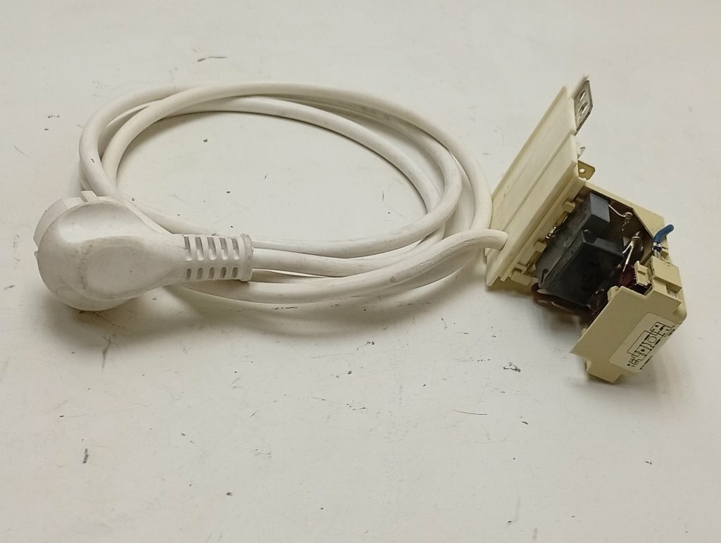 WMUF5050 кт42 Сетевой фильтр стиральной машины Hotpoint-Ariston б/у