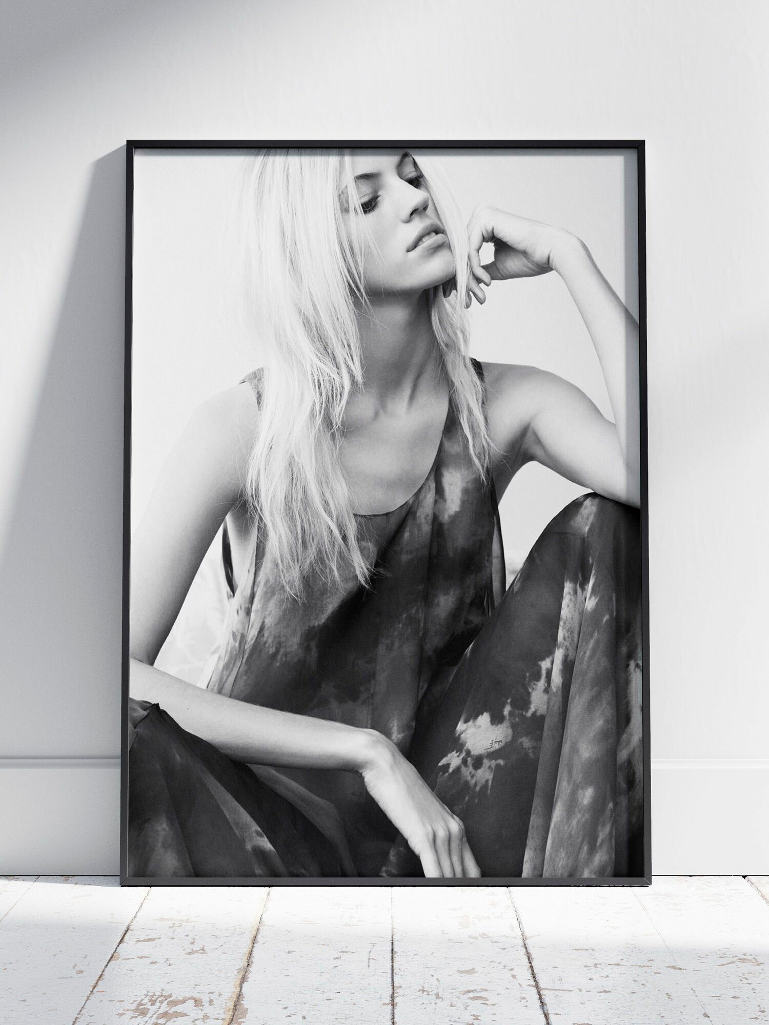 Плакат на стену для интерьера Девон Элизабет Виндзор (Devon Windsor 6) - Постер по модели, бренду и моде формата A4 (21x30 см)
