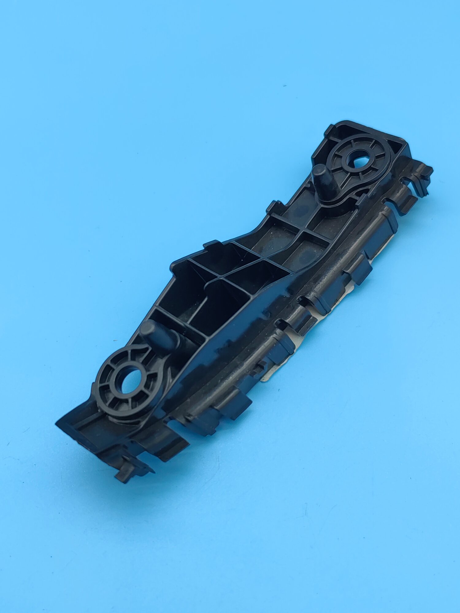 Tank Кронштейн решетки радиатора левый Tank 300 5509119XKM01A