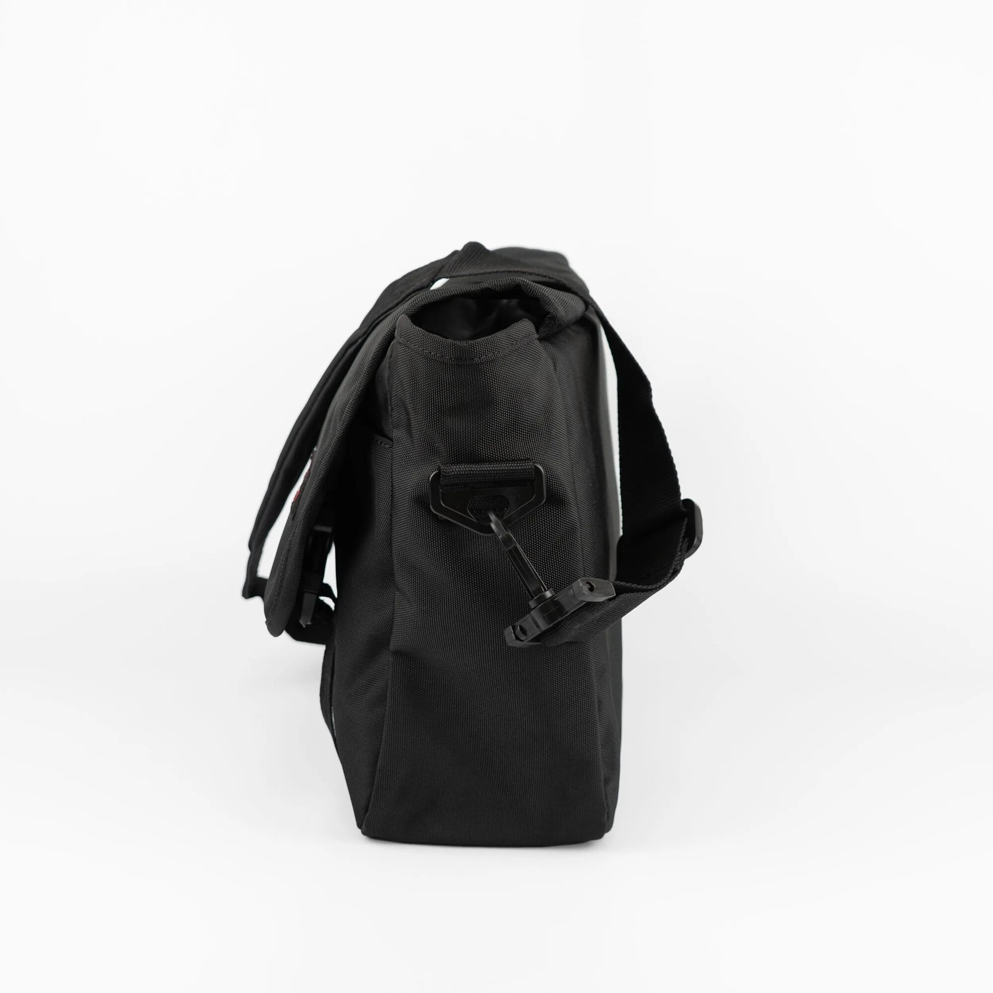 Сумка мессенджер EASTPAK, фактура гладкая, черный — фото 1