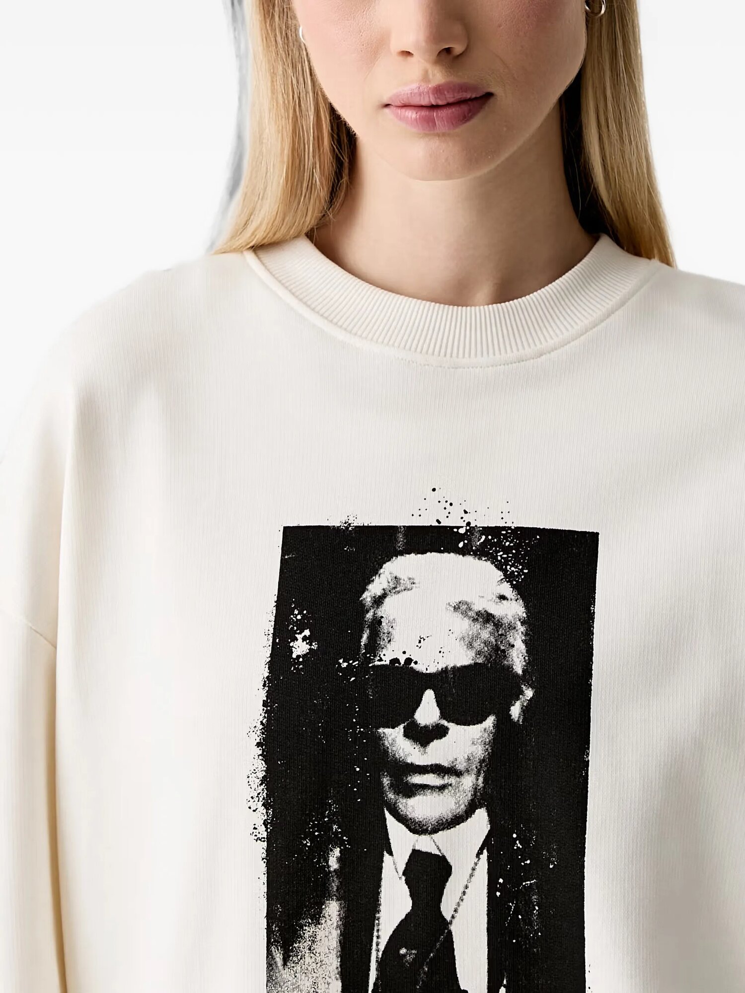 Свитер KARL LAGERFELD JEANS Portrait-print crew-neck sweater, размер 32, , бежевый/белый — фото 1