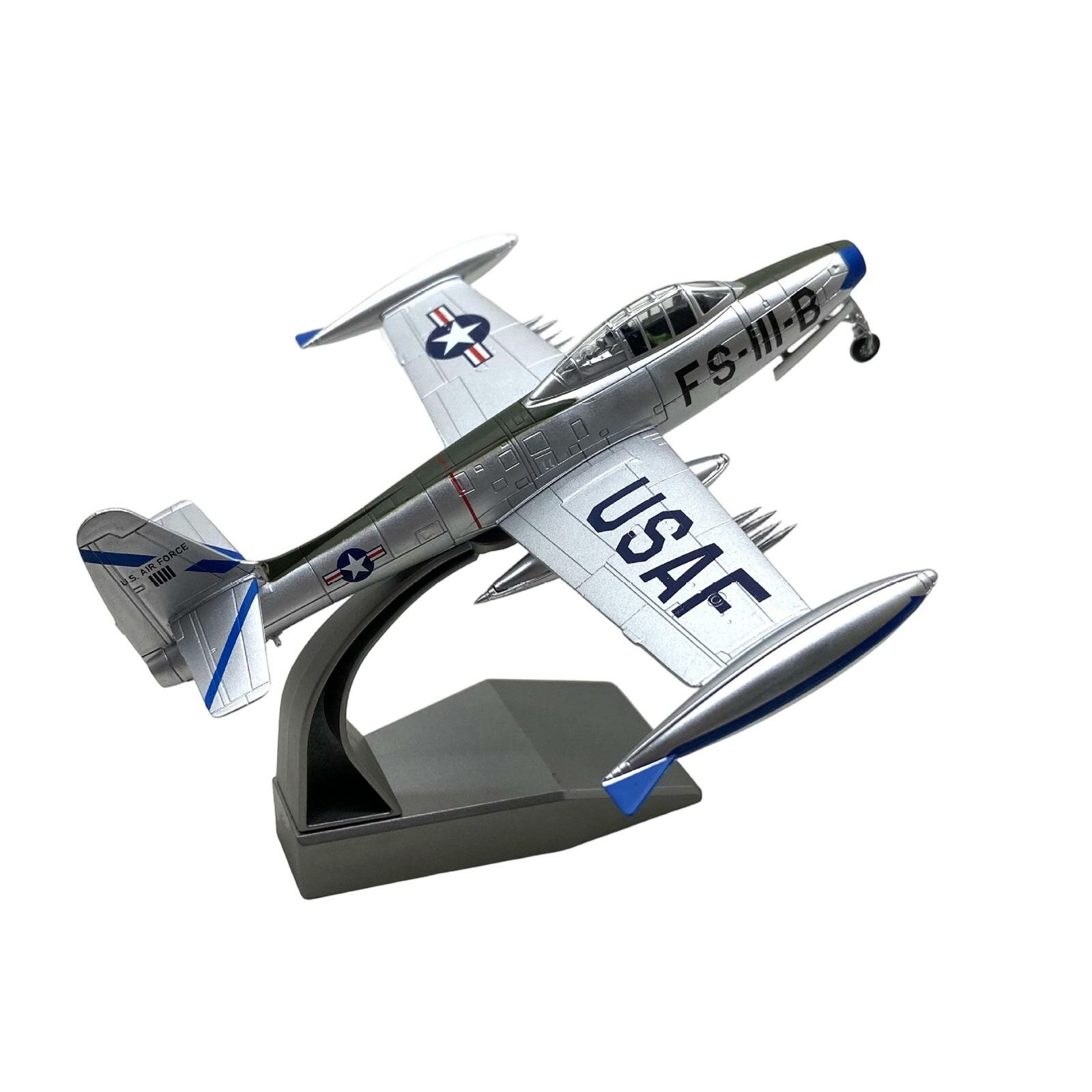 Масштабная модель американского истребителя F-84 в масштабе 1/72, настольная литая модель самолета.