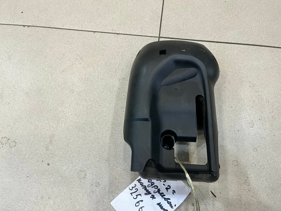 Кожух рулевой колонки нижний от Ford Focus 2 2004-2008