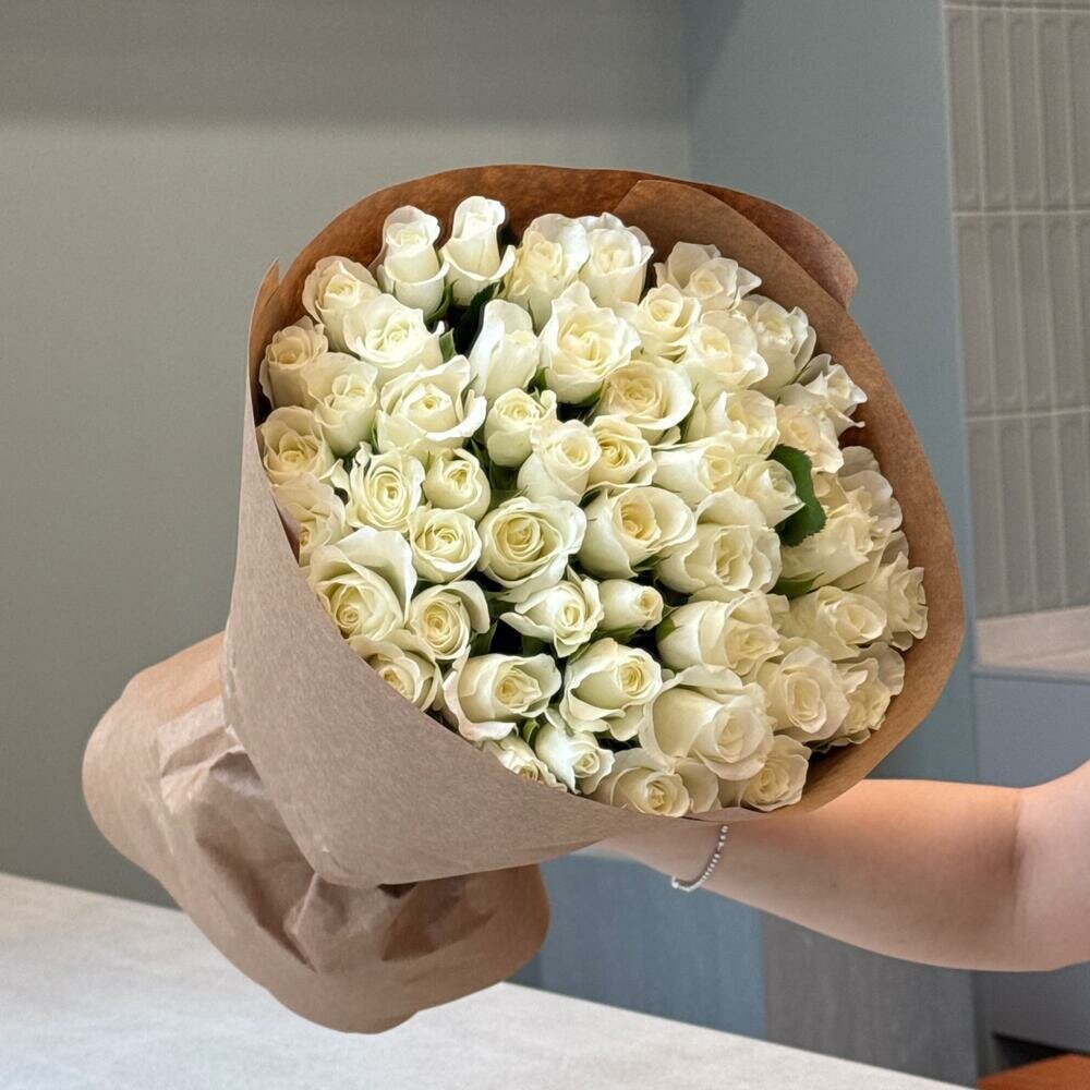Букет из 51 белой Кенийской розы